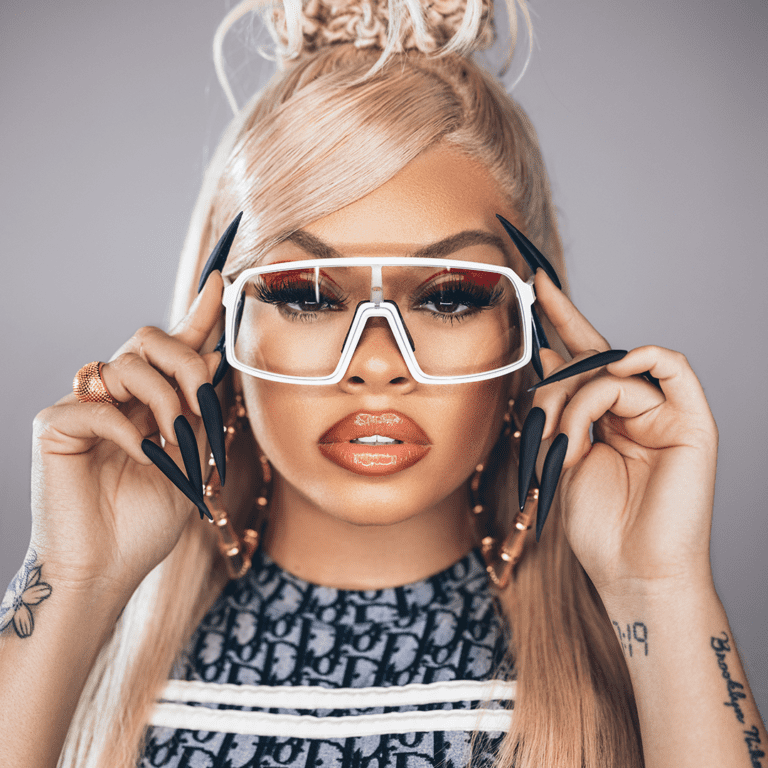 Babe Of The Week- Kone Sindou